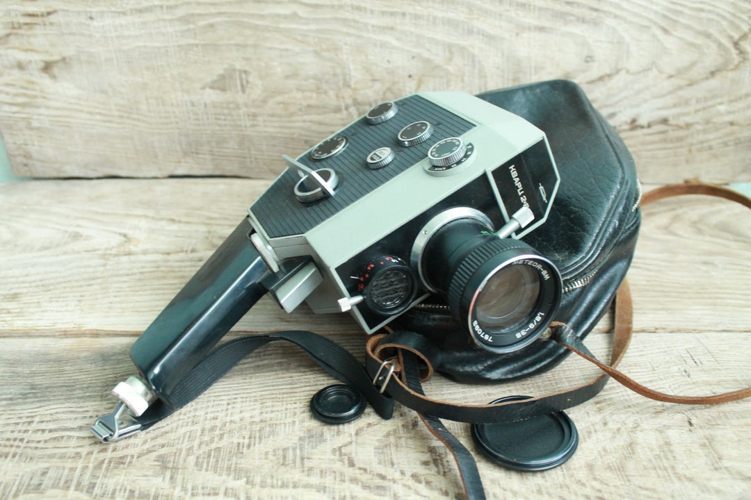 Genuine Old Vintage Soviet Movie Camera Zenit Quartz 2x8c-3 Vintage ...