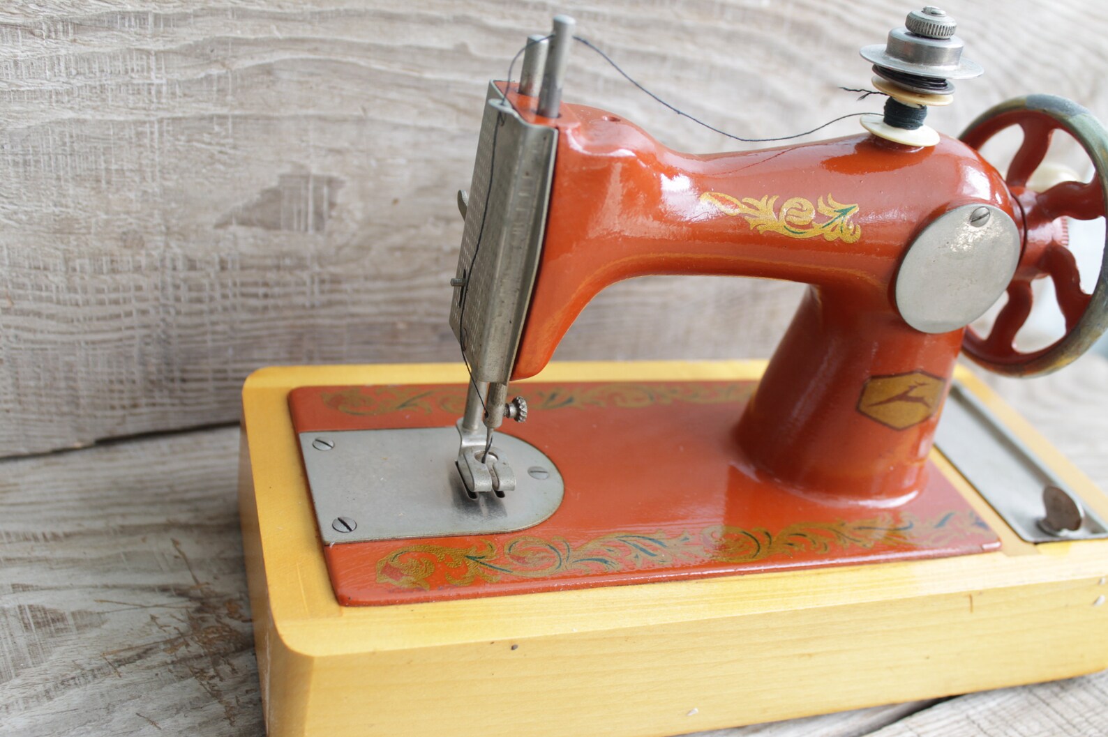 Vintage Sewing Machine / Vintage Toy / Child Sewing Machine / Kids ...