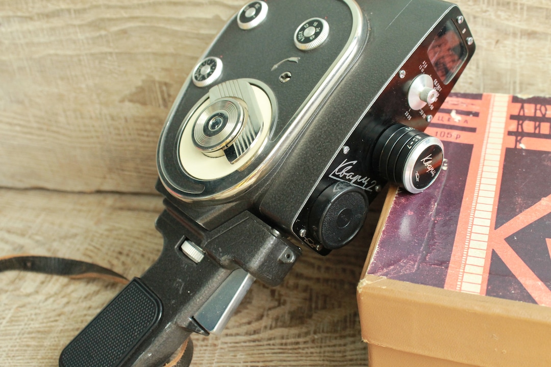 Vintage Soviet Movie Camera Zenit Quarz 2 in Original Box and Passport ...