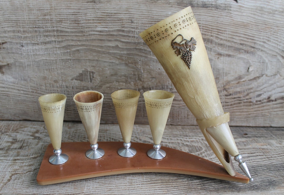 Set of 5 Drinking Horn Cups on Plate, Drinking Set From Natural Horn ...