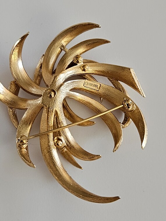 Crown Trifari Larger Brushed Gold Fireworks Brooch Vi… - Gem
