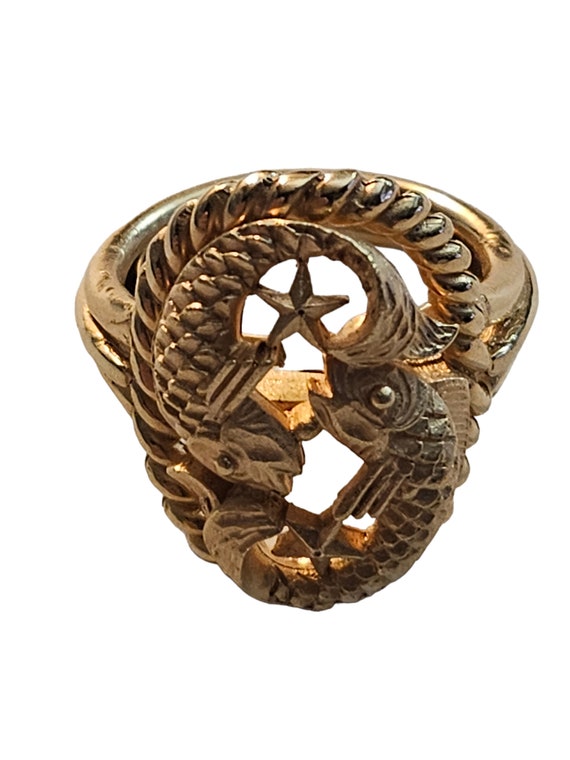 Vintage trifari crown ring - Gem
