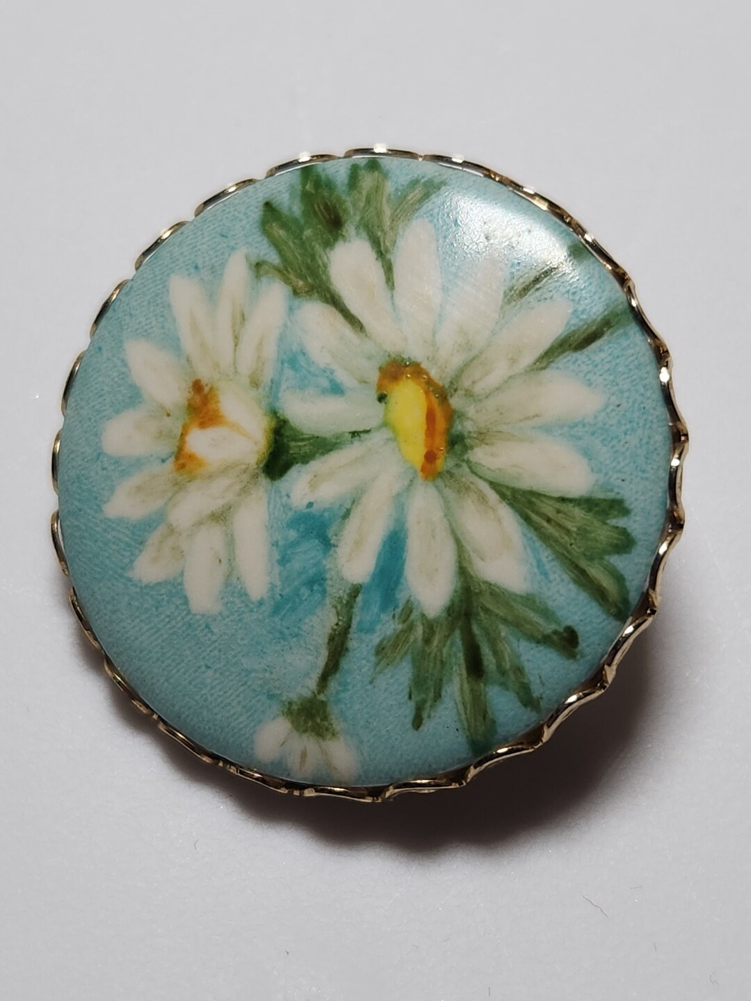 Vintage Painted or Transfer Daisy Flower Brooch Vintage - Etsy