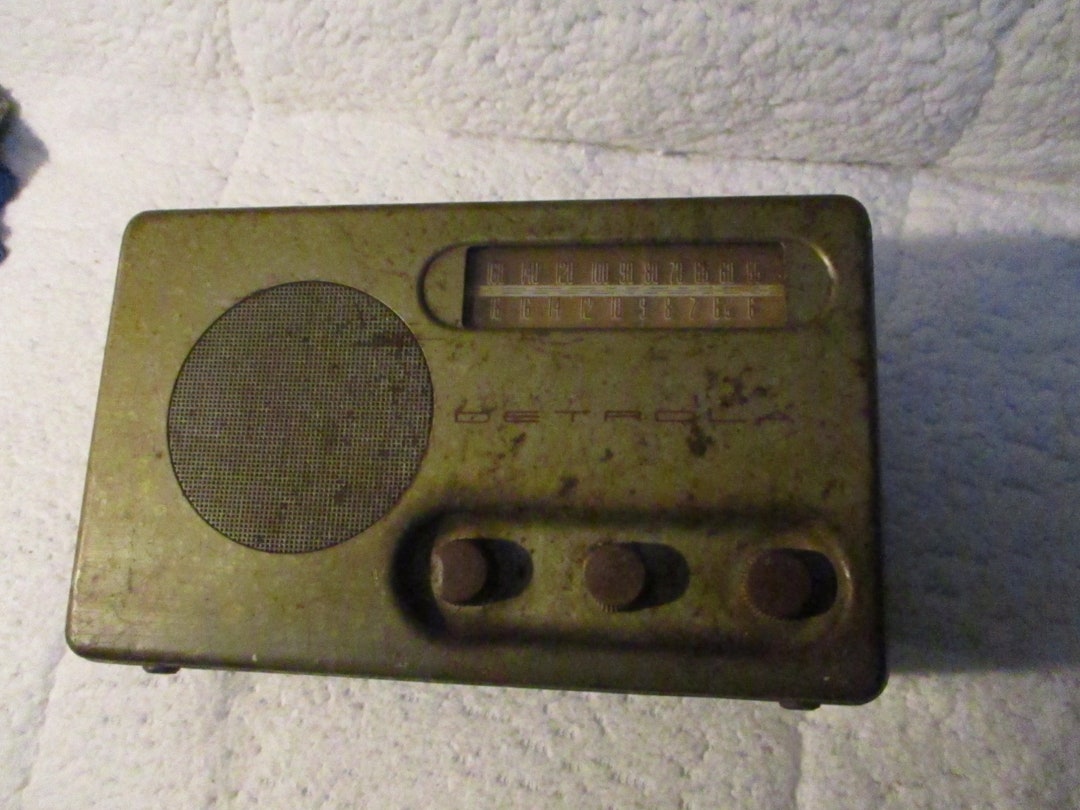 Handyman's 1947 Detrola Model 566/8-1 Glass Tubes Tabletop Radio in ...