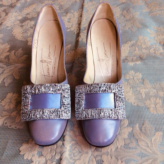 Vintage 1960s lilac pilgrim buckle wedding event heel… - Gem