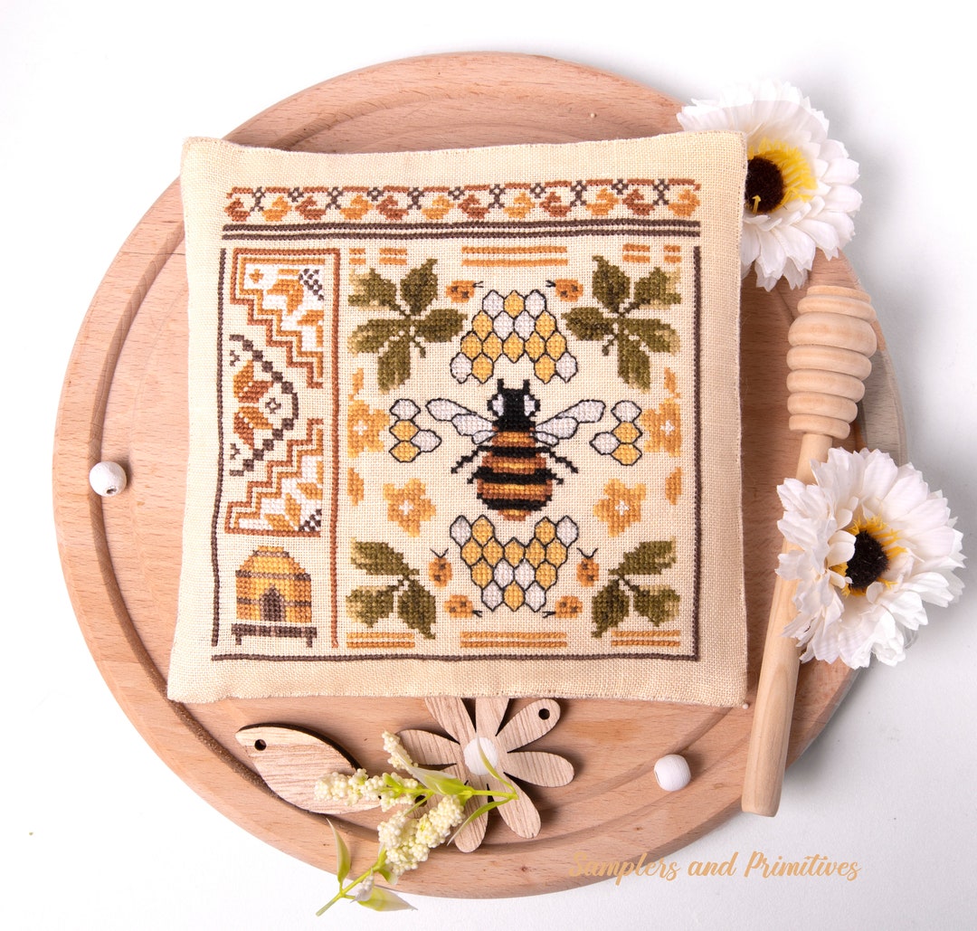 Cross Stitch Primitive Quaker PDF Bee Pattern Chart, Bee Cross Stitch ...