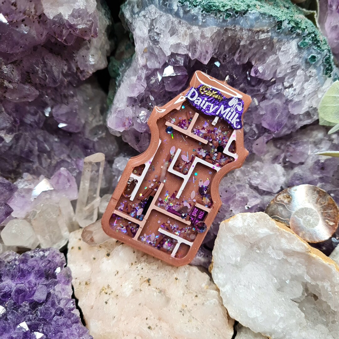 British Chocolate Maze Bottle Snowglobe Keyring, Necklace, Pendant - Etsy