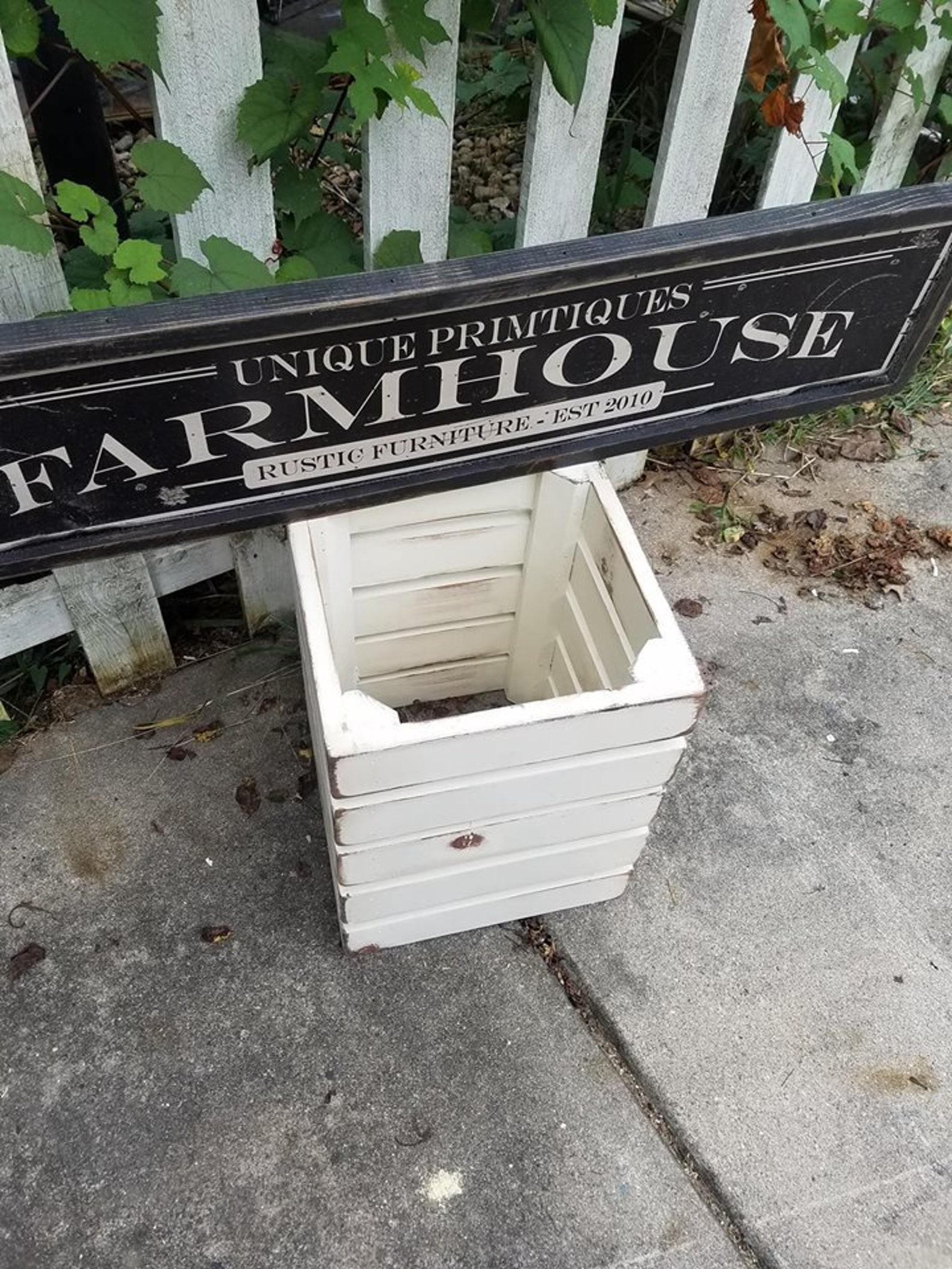RUSTIC FARMHOUSE CRATE Farm House Reclaimed Salvaged Wood Distressed ...