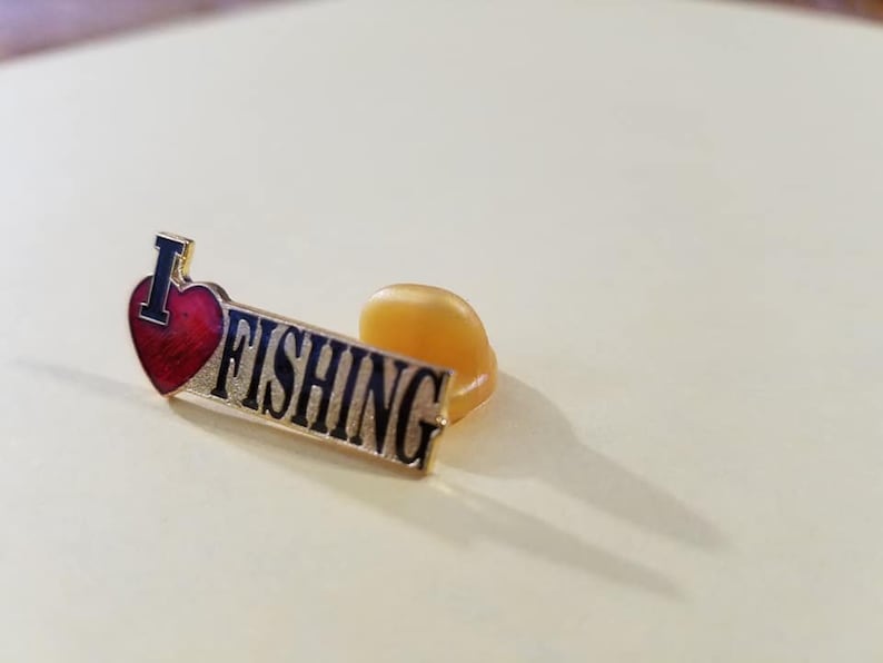 VINTAGE HAT PIN Lapel I Love Fishing Heart Fisherman Enamel Tie Ball ...