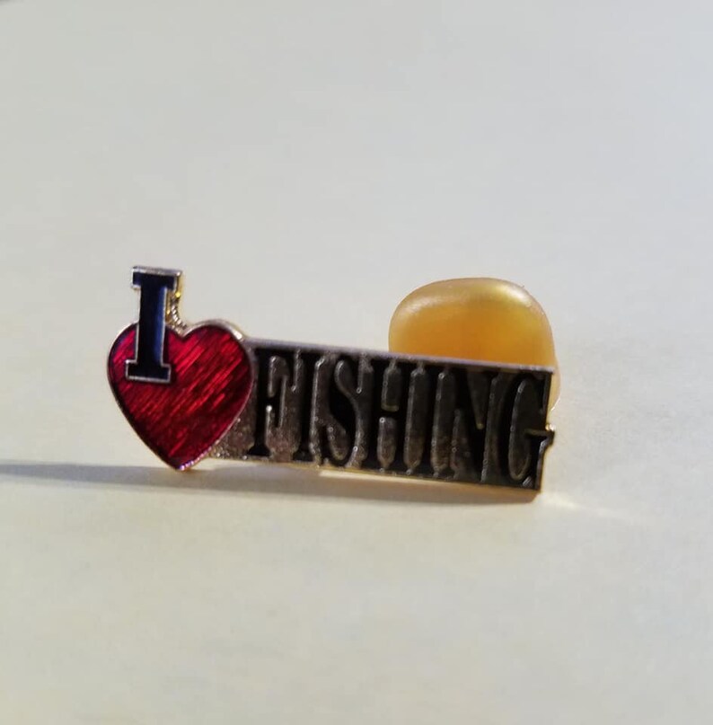VINTAGE HAT PIN Lapel I Love Fishing Heart Fisherman Enamel Tie Ball ...