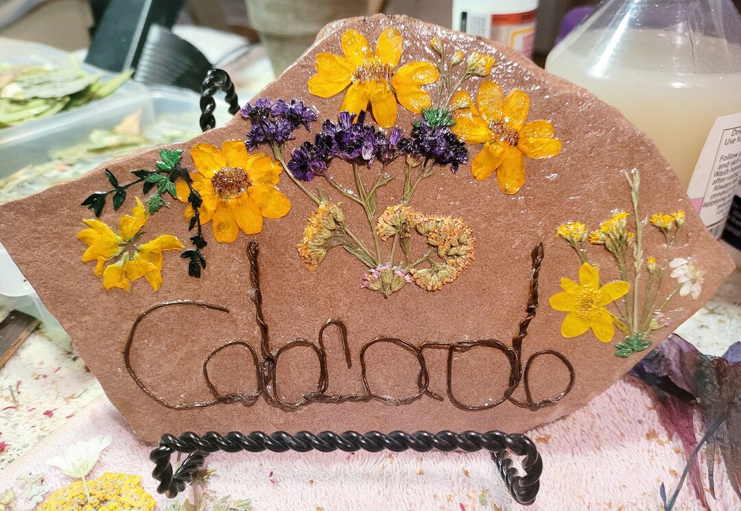 Colorado Sign on Colorado Red Flagstone in Easel With Real Pressed ...