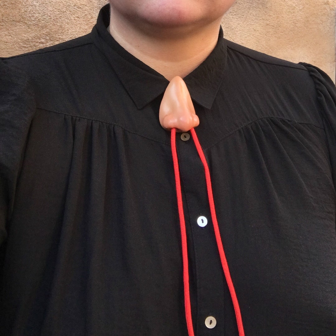 Bloody Nose Bolo Tie – Weirdcore Halloween Jewelry - Etsy
