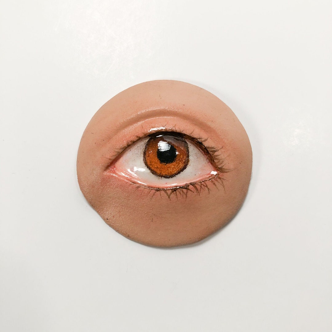 Brown Lover's Eye Pin Customizable Eye Badge Open Stock Weird Bolo Tie ...