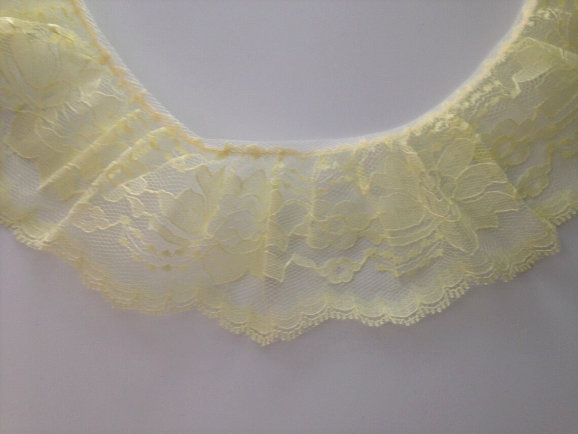 Maize Yellow Scalloped Edge Ruffled Lace Trim, 3" Wide, Apparel ...