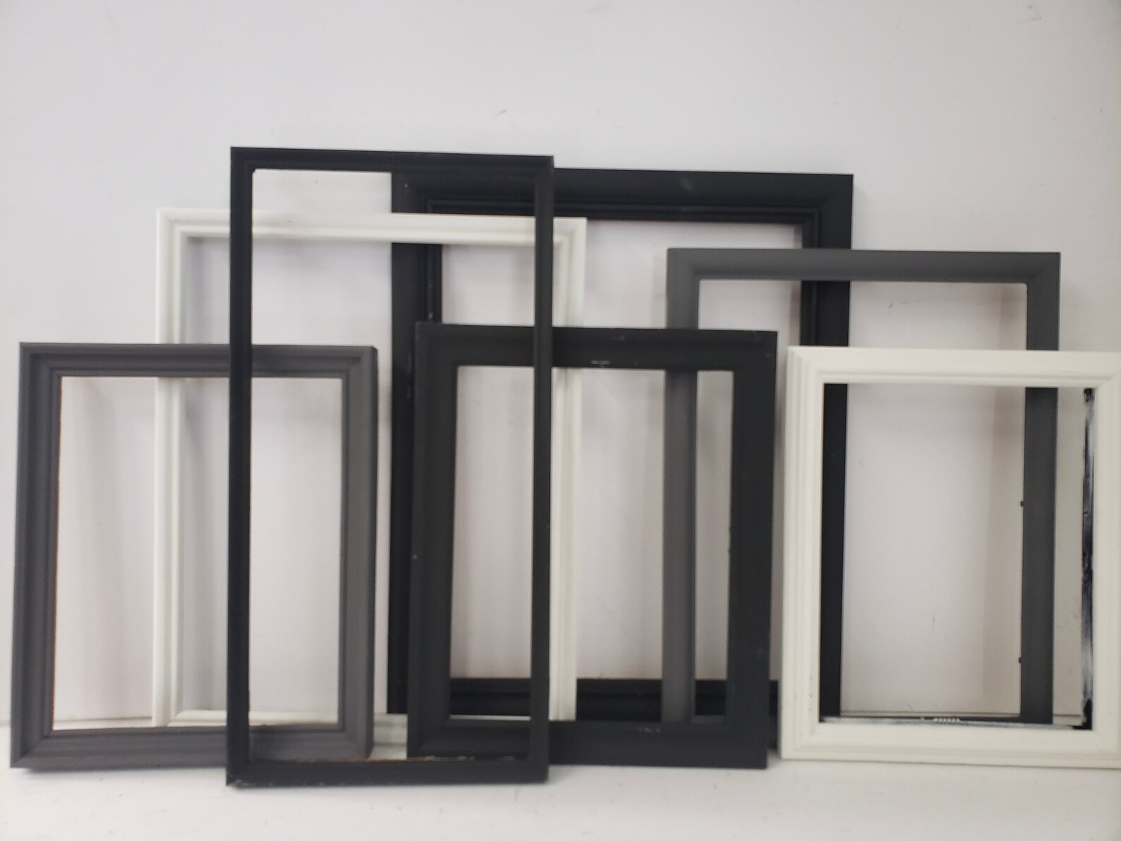 Chic Black and White Gallery Picture Frame Set, Assorted Stylish Photo ...