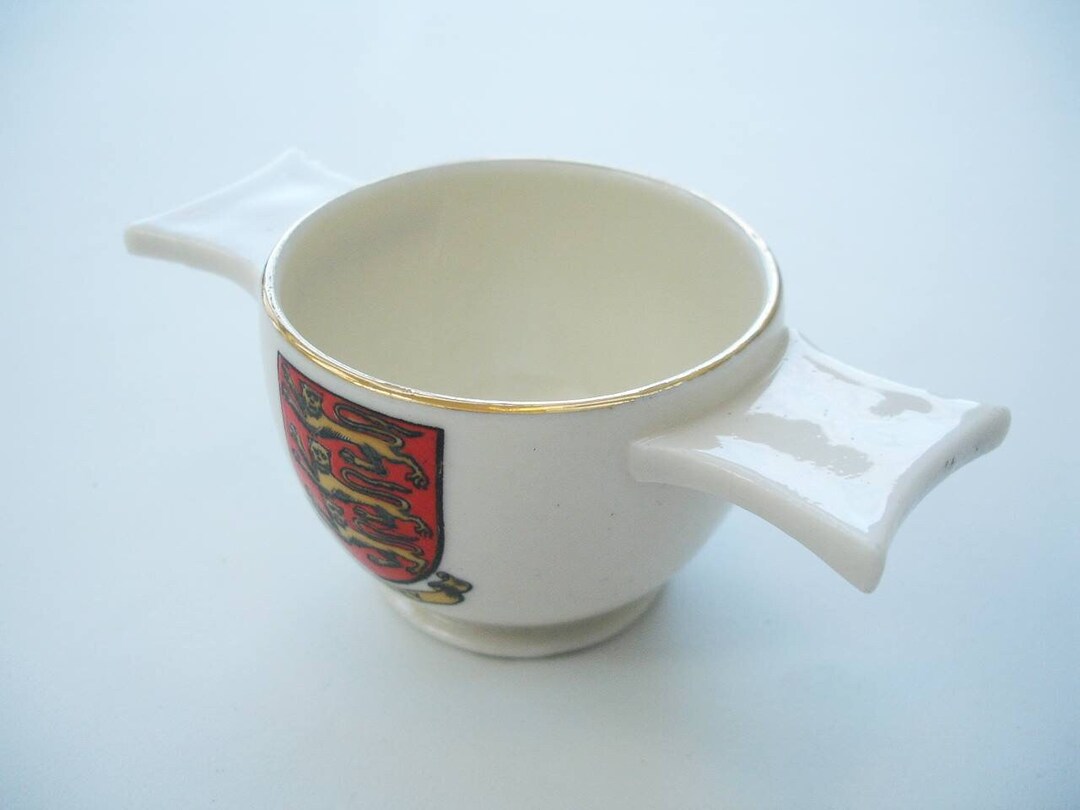 Antique Goss Porcelain Quaich 1914 - Modelled on the Frasers Quaich at ...