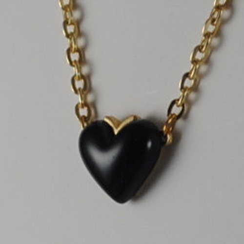 Heart Necklace Vintage Heart Pendant 1970s Resin Jewelry - Etsy