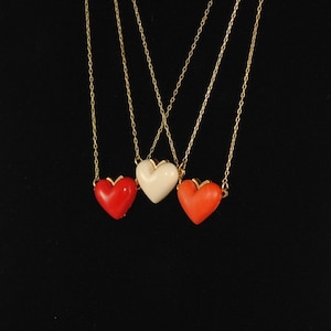 Heart Necklace Vintage Small Heart Pendant 1970s Resin Necklace - Etsy