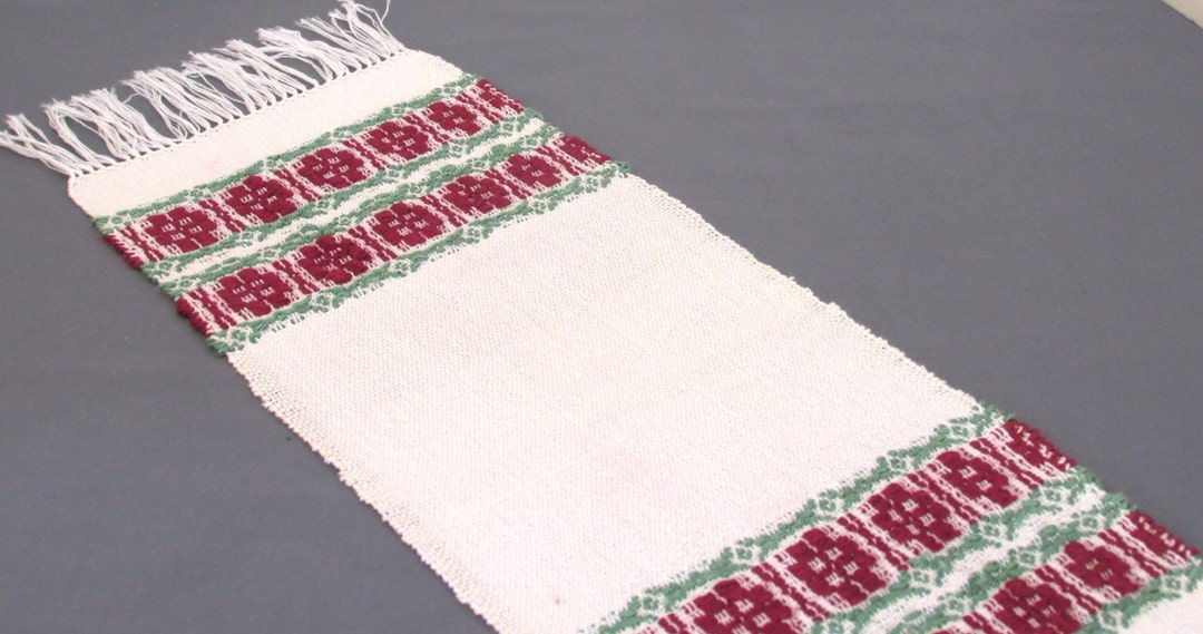 Handwoven Table Runner in Colonial Rose Pattern - Etsy