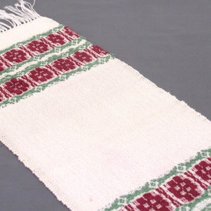 Handwoven Table Runner in Colonial Rose Pattern - Etsy