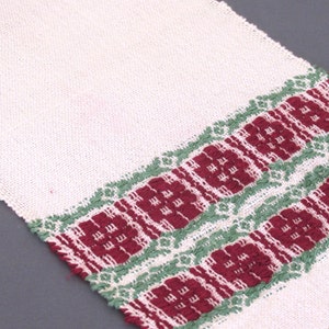 Handwoven Table Runner in Colonial Rose Pattern - Etsy