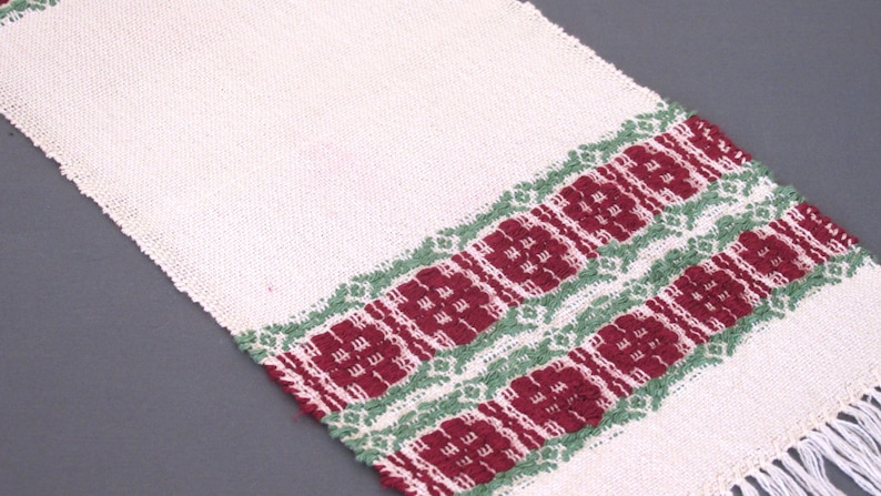 Handwoven Table Runner in Colonial Rose Pattern - Etsy
