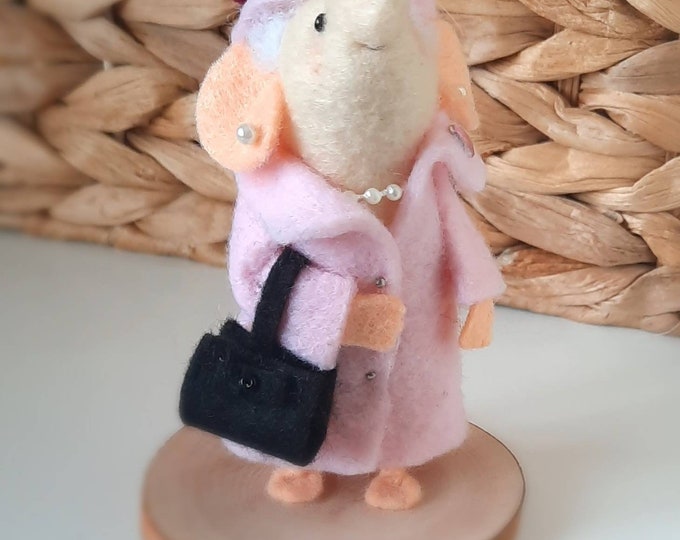 Her Royal Highness Queen Elizabeth 2nd Jubilee Felt Mouse - Etsy