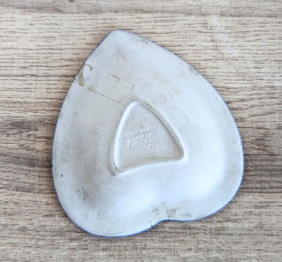 Vintage Wedgwood Dark Blue Inverted Heart-shaped Jewe… - Gem