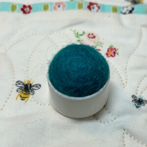 Deluxe Needle Threader Caddy - for Clover Needle Threader (accessory ...