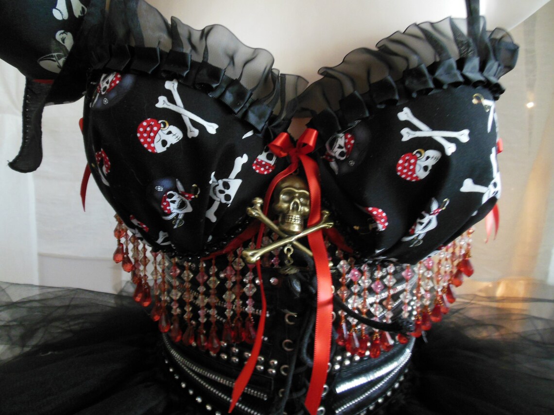 SILVER PIRATE Bra Top 36C Black Tulle Skirt Skull and Crossbones Pirate ...