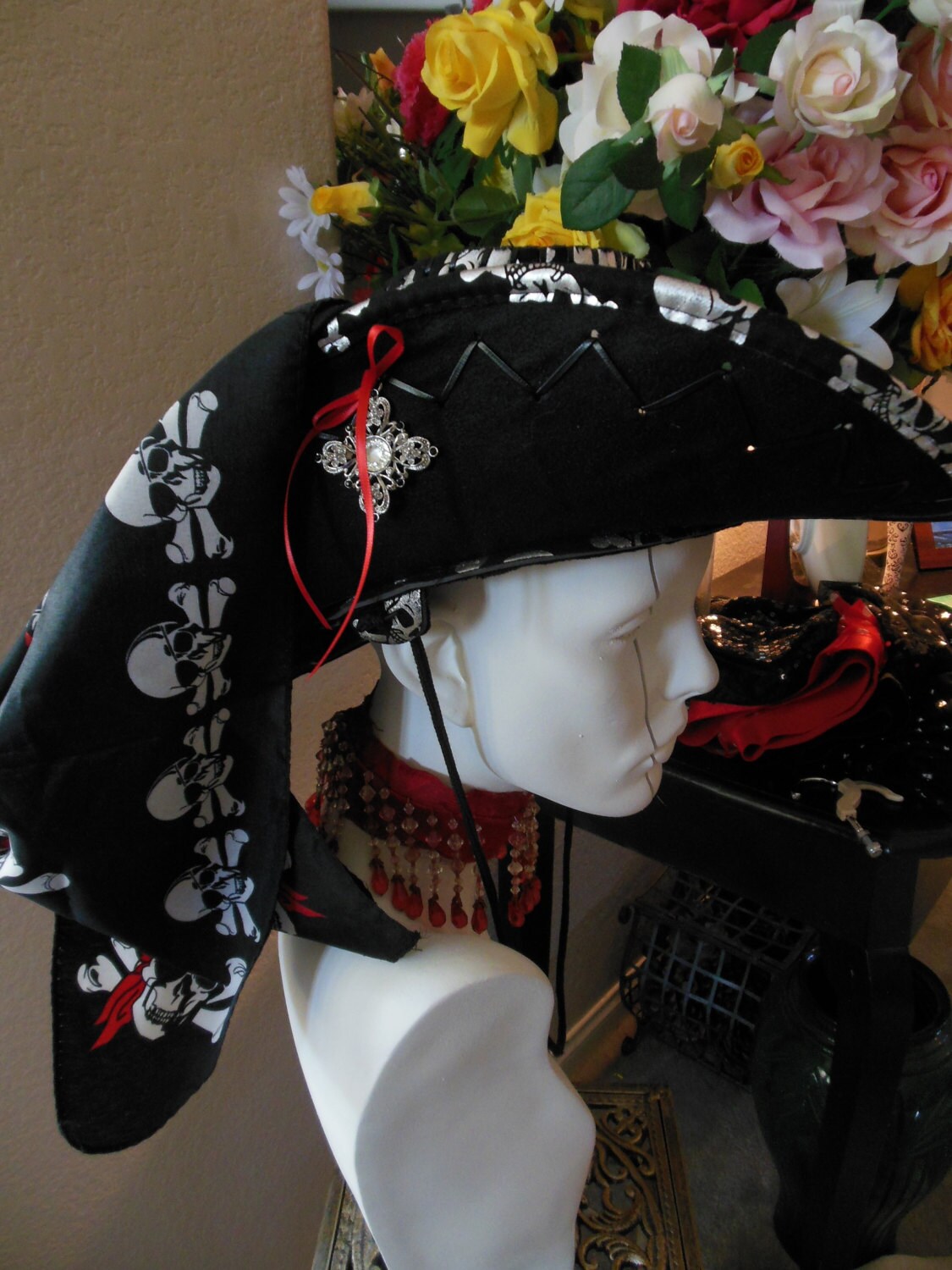 SILVER PIRATE Bra Top 36C Black Tulle Skirt Skull and Crossbones Pirate ...