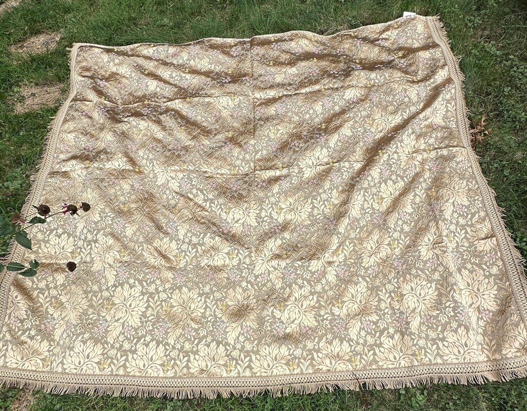 Vintage Golden Brocade Bedspread // 92"l X 105"w > Textured Jacquard ...
