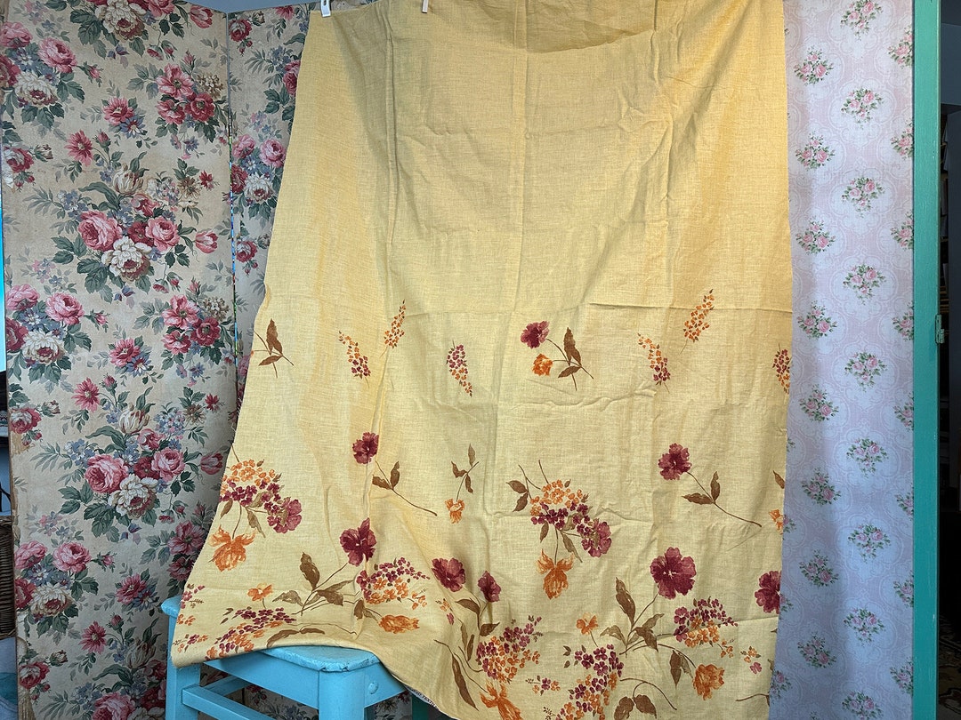 Linen Border Print Fabric // 37.5x55" > Warm Butter Yellow, Tossed ...