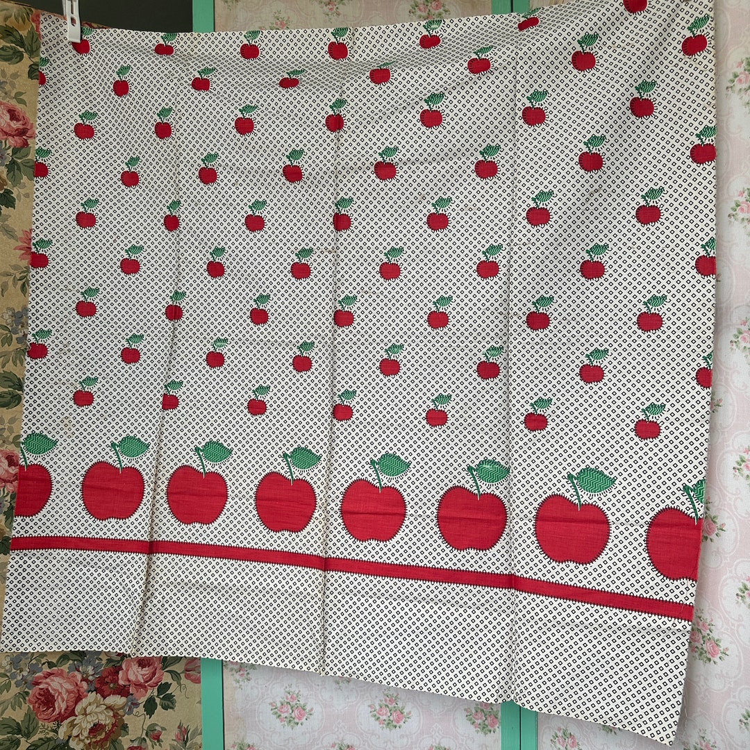 Vintage 1950s Border Print Fabric- Red Apples // 36x35" > Novelty Faux ...