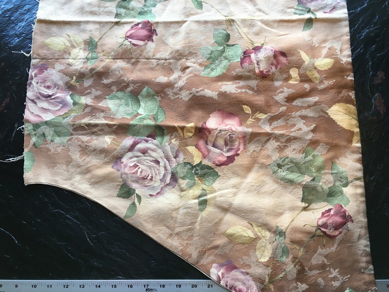 Vintage Large Cabbage Roses Valance Remnant // - Etsy