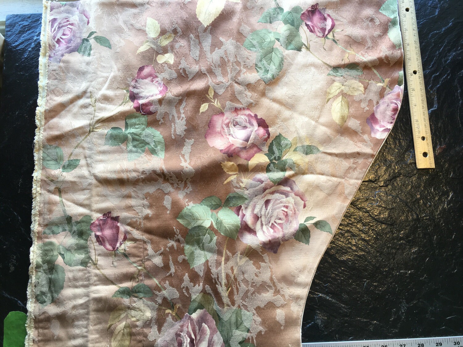 Vintage Large Cabbage Roses Valance Remnant // | Etsy