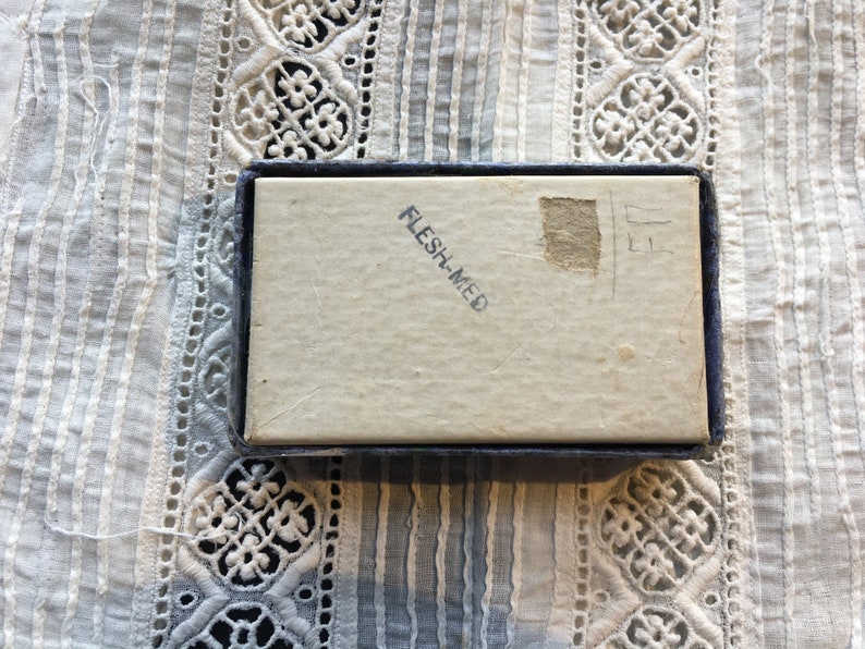 Antique Vintage Paper Box // 1.75x3 Victorian - Etsy