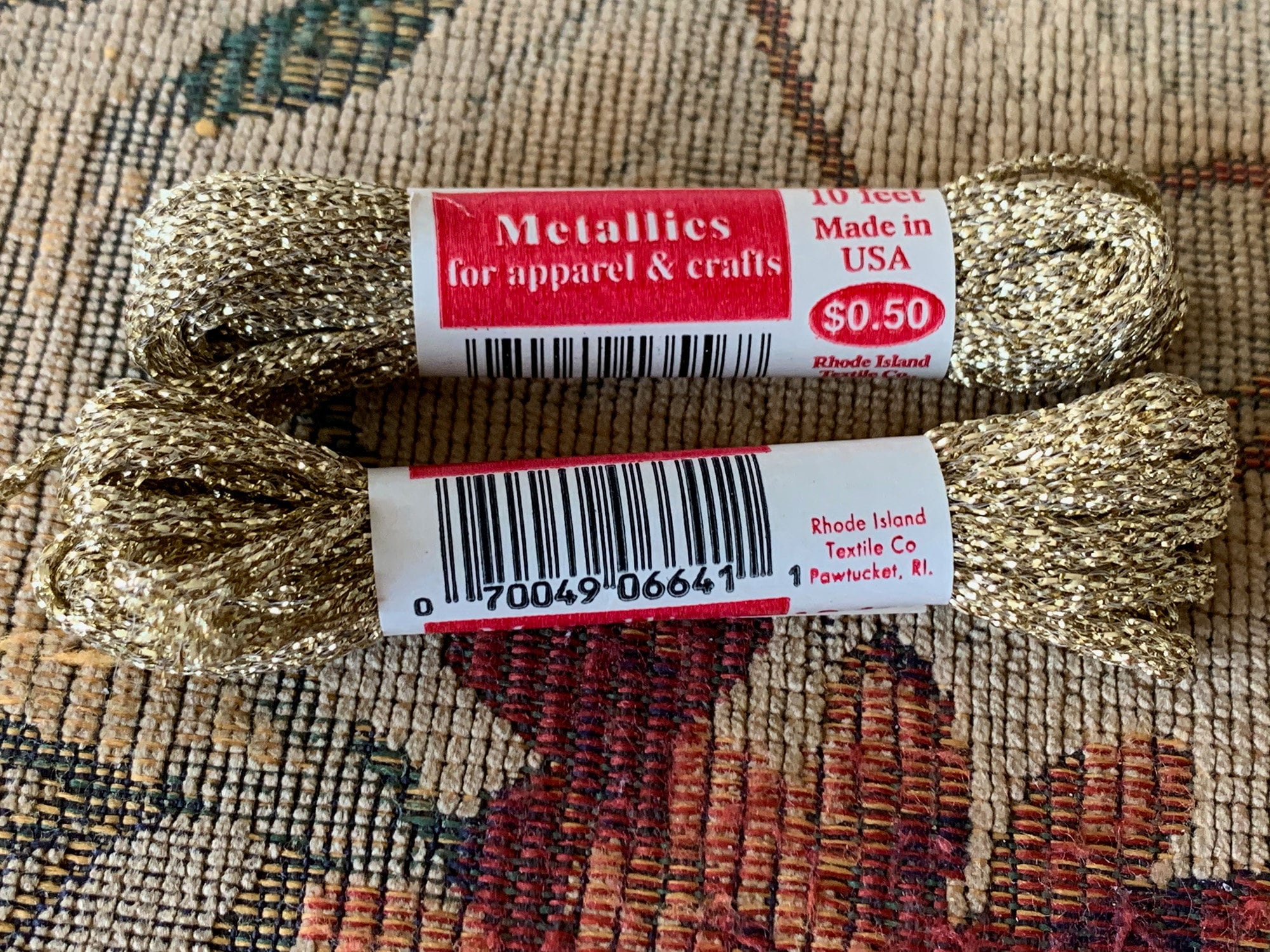 Vintage Metallic Gold Yarn // 10 feet 2 available | Etsy