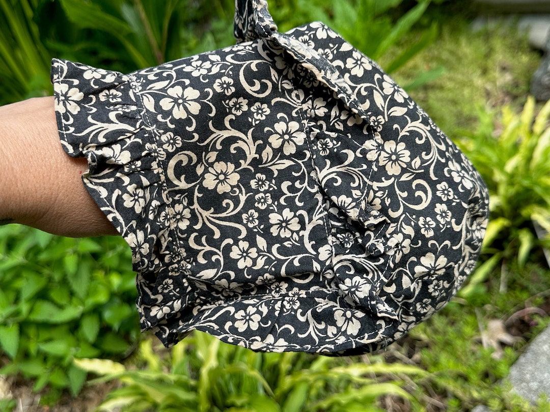 Vintage Black & White Floral Calico Cotton Mob Cap, Sunbonnet // S-M ...