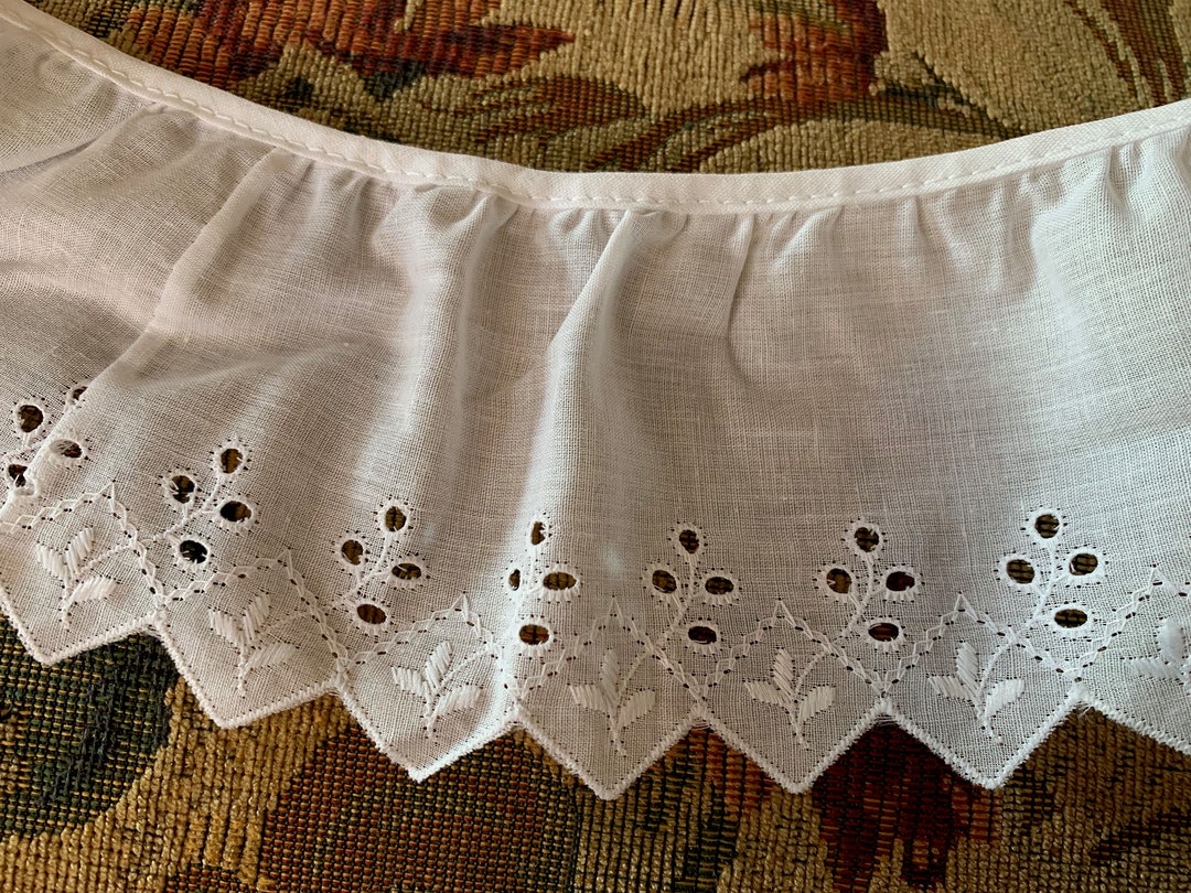White Swiss Embroidered Eyelet Edging Lace Trim // 36x3.5" BTY, by the ...