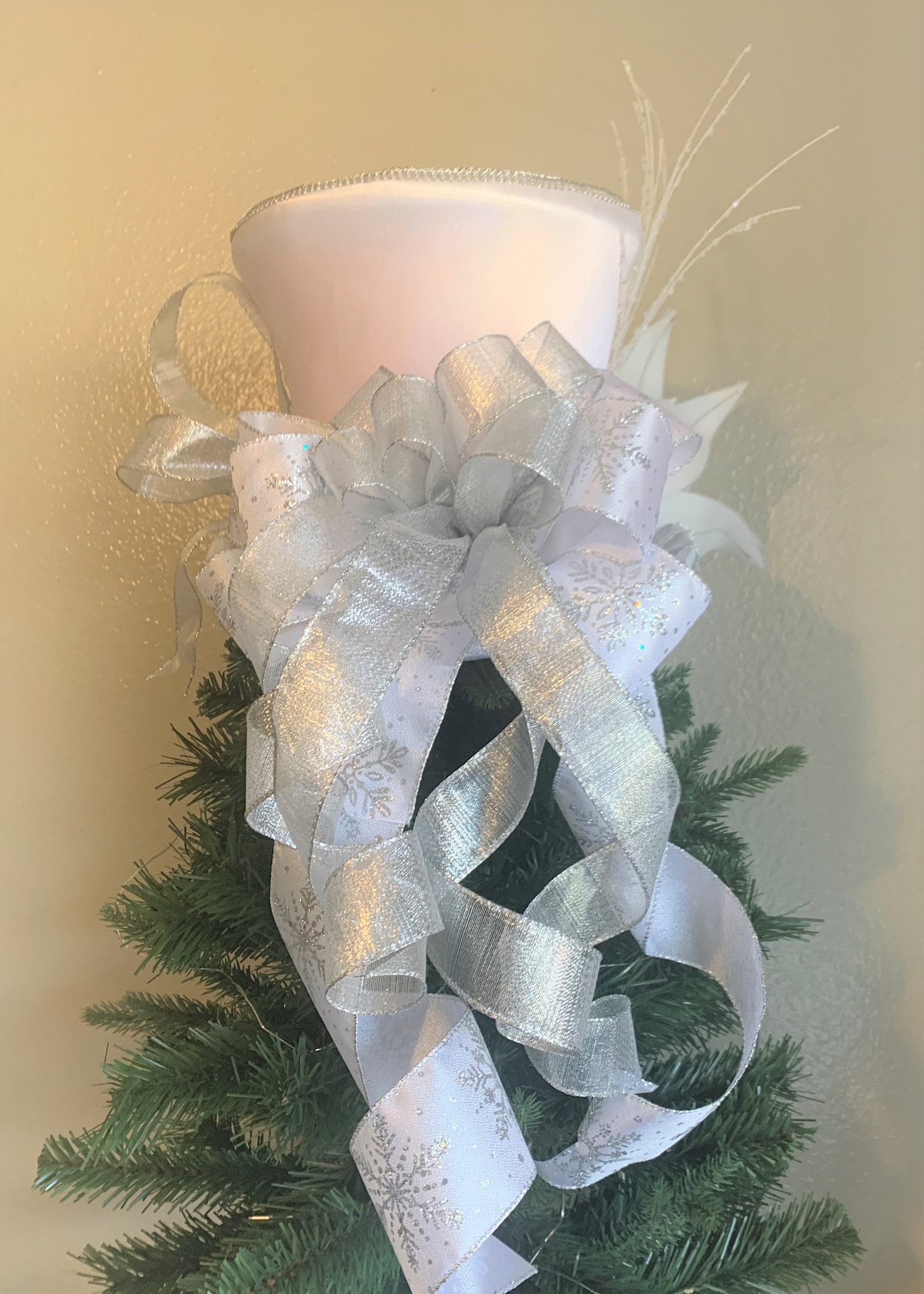 White and Silver Tree Topper White Top Hat Christmas Tree - Etsy