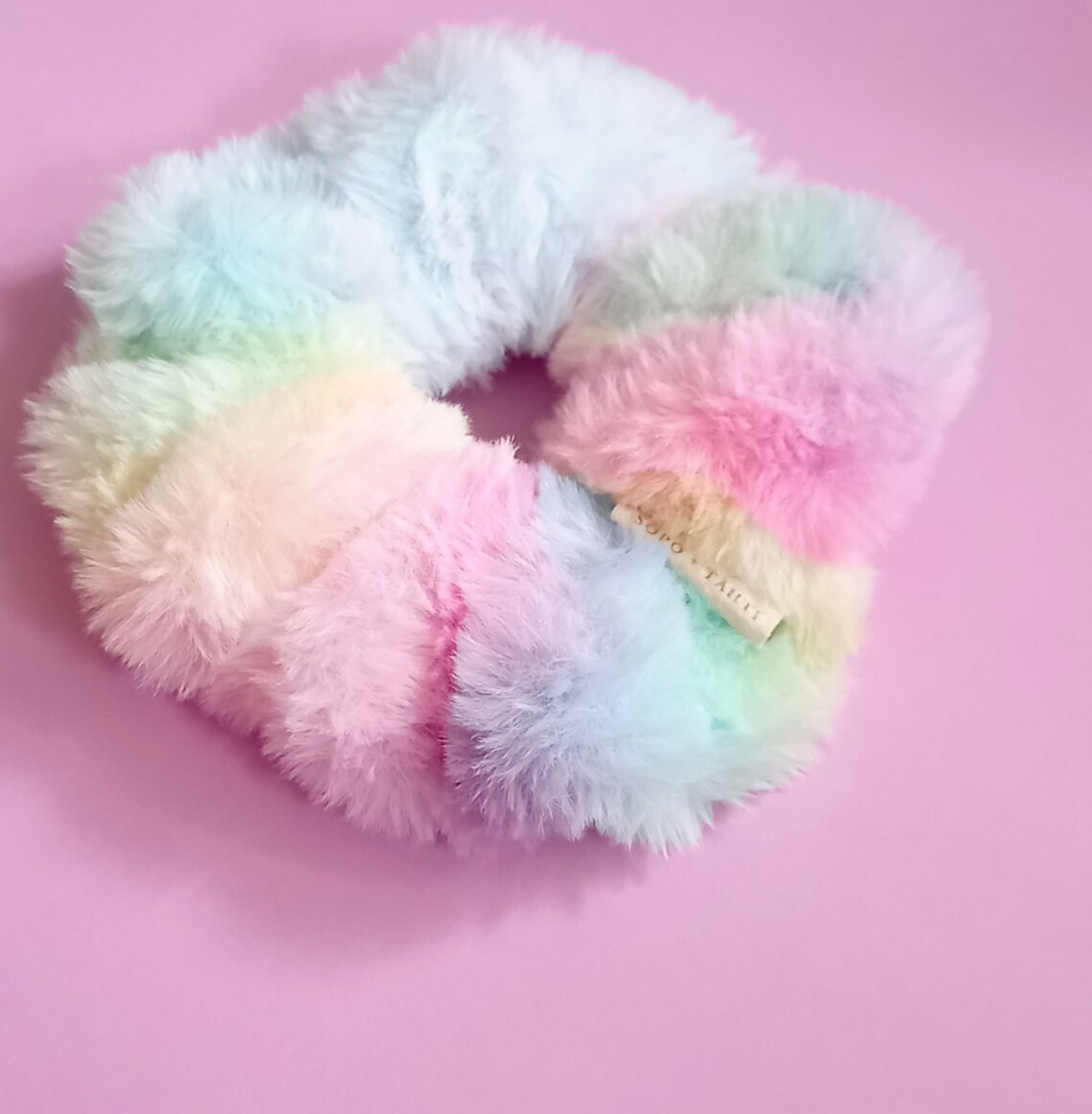 Sopo y Tahti / Rainbow Scrunchie, Faux Fur Scrunchie, Rainbow Furry ...