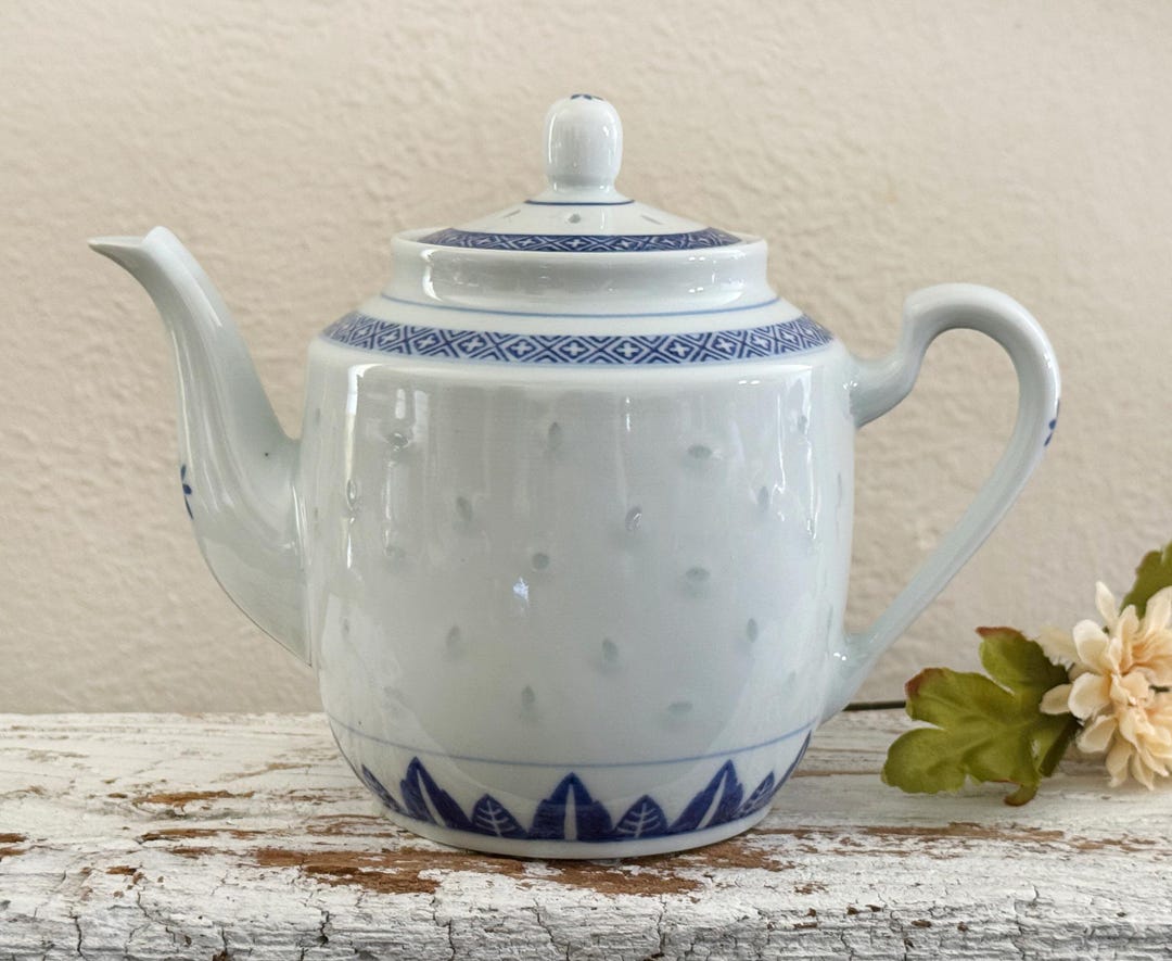 Vintage Chinese Rice Grain Teapot, Steeping Kettle, Blue Borders, White ...