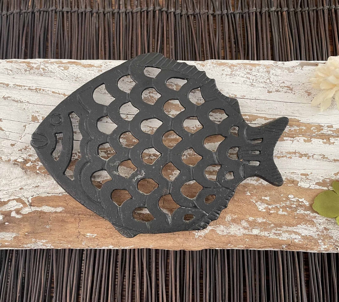 Vintage Cast Iron Fish Trivet, Hot Pad, Taiwan, Molded Metal Small ...
