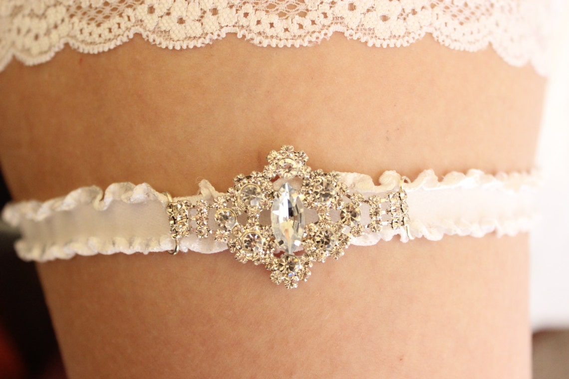 Red Garter - Wedding Garter Toss Garter Romantic Wedding Cherry Red ...