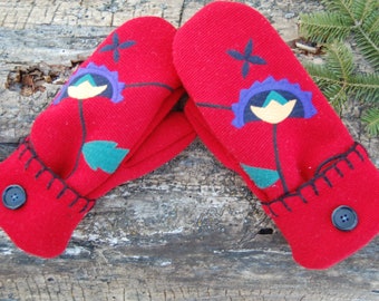 Unique upcycled mittens from the winter by MadeAgainMittens
