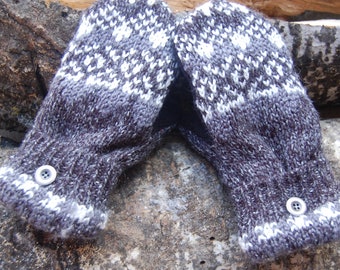 Unique upcycled mittens from the winter by MadeAgainMittens
