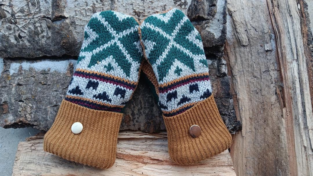 Warm Sweater Mittens Green and Gold Nordic Snowflake, Women's Mittens ...