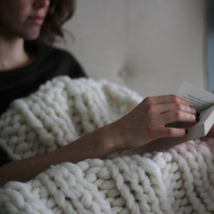 Chunky Blanket in Neutral Tones, This Chunky Knit Throw is Luxury Home ...