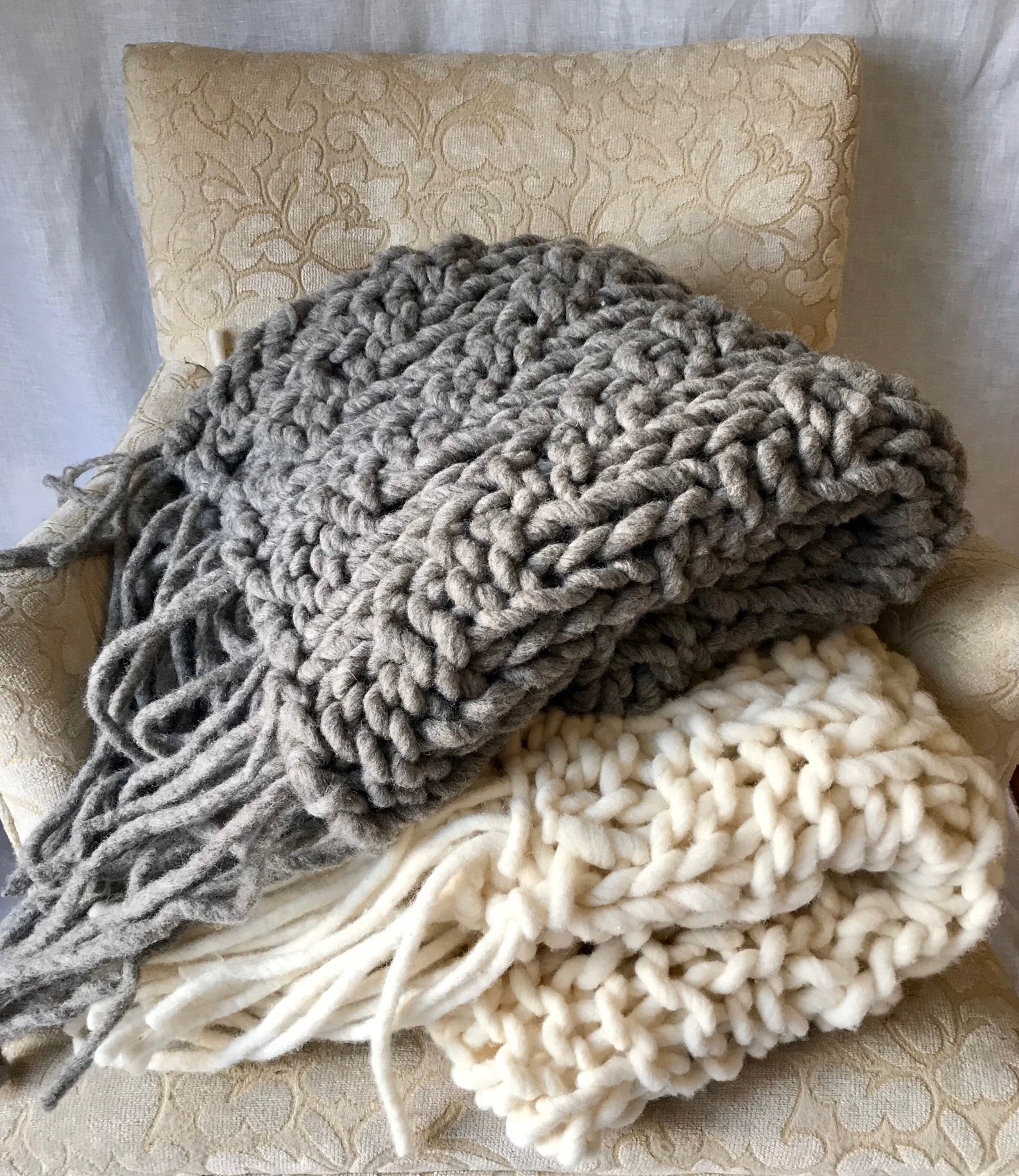 Big Chunky Blanket and Throw With Tassels, Chunky Knit Blanket Runner ...